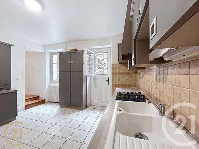Moret-sur-Loing : Maison 6 pièces à louer