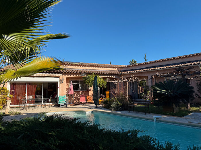 Maison à vendre - La Crau, Centre-ville - 5 pièces - 3 chambres