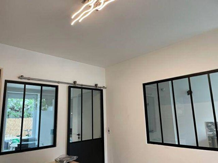 Appartement à louer - Vénissieux - 2 pièces - 1 chambre