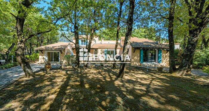 Rochefort-du-Gard : Maison 5 pièces à vendre