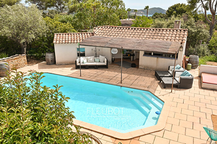 Maison à vendre - La Cadière-dAzur - 6 pièces - 4 chambres