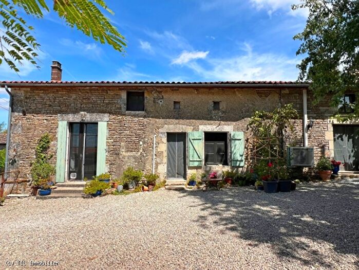 Villefagnan : Maison 5 pièces à vendre