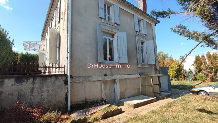 Maison 7 pièces à Roumazières-Loubert, à vendre