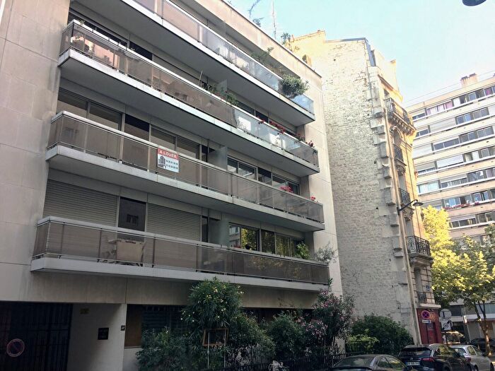 Appartement à louer - Alleray Procession, Paris ème arrondissement - 2 pièces - 1 chambre