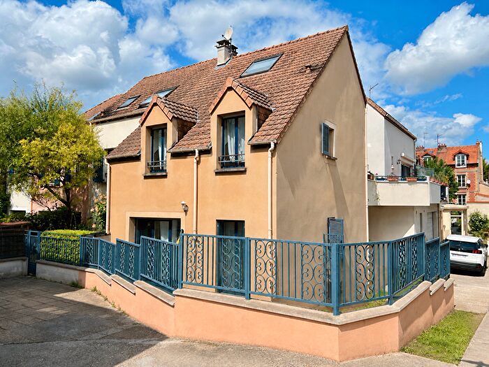 Nanterre, Mont Valérien : Maison 4 pièces à louer