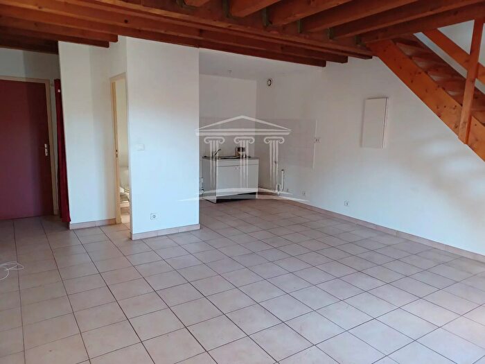Appartement à louer - Sorgues, Centre-ville - 2 pièces - 1 chambre