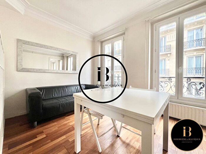 Appartement à louer - Chaillot, Paris ème arrondissement - 3 pièces - 2 chambres