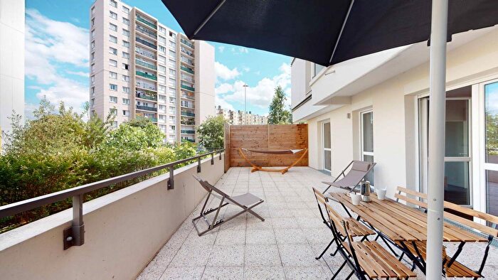 Petit Nanterre : Appartement 5 pièces à louer