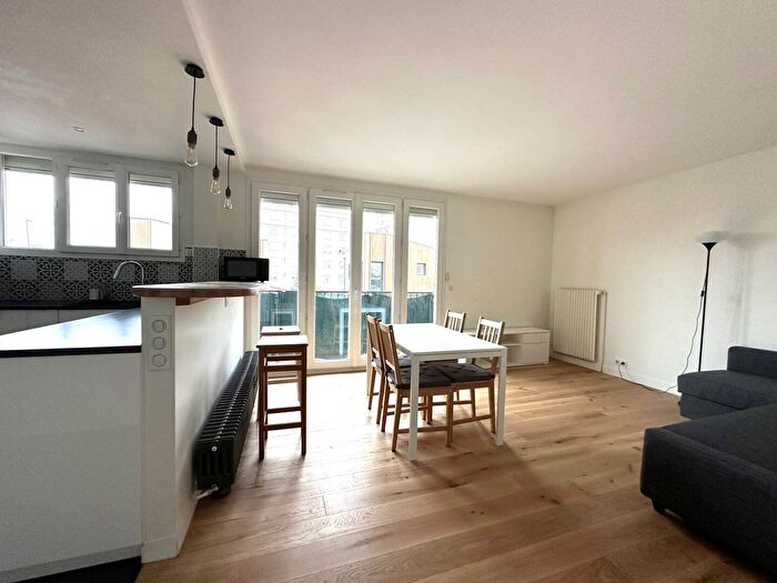 Appartement à louer - Solidarité Carnot, Montreuil - 4 pièces - 3 chambres