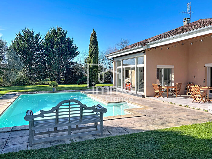 Maison 7 pièces à Saint-Denis-lès-Bourg, à vendre