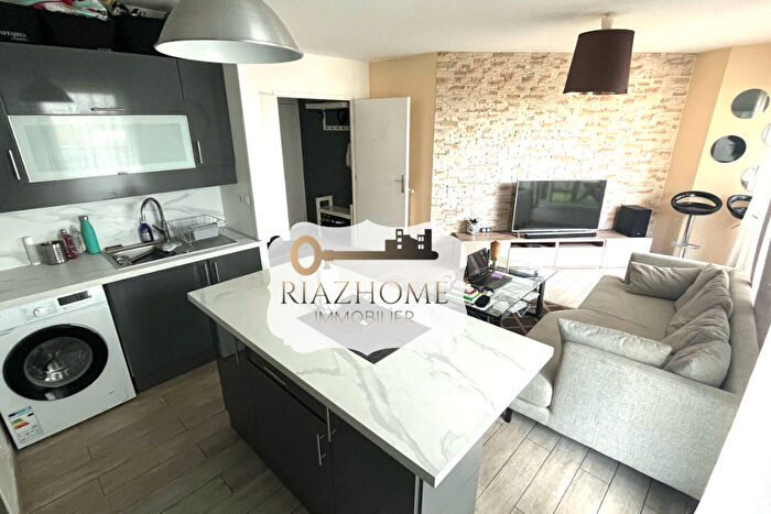 Appartement à vendre - Le Bourget, LEglise, Parc des Expositions - 3 pièces - 2 chambres