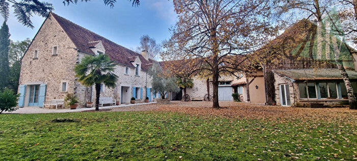 Maison à vendre - Chalautre-la-Grande - 13 pièces - 6 chambres