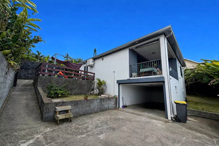 Maison à louer - Saint-Joseph, Jean Petit - 4 pièces - 3 chambres