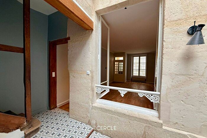 Maison à louer - Centre Ville, Senlis - 6 pièces - 5 chambres