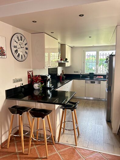 Maison 5 pièces à Montigny-le-Bretonneux, à vendre