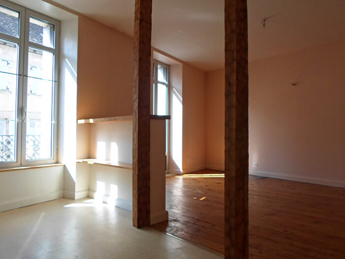 Appartement à louer à Argentat