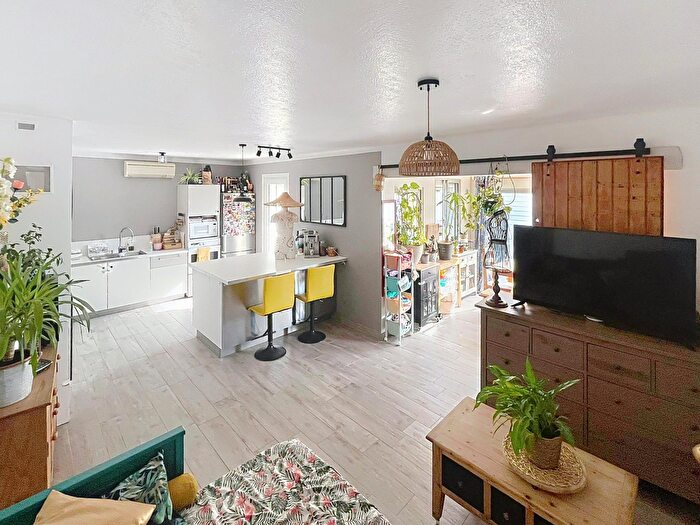 Maison à vendre - Le Luc - 4 pièces - 3 chambres