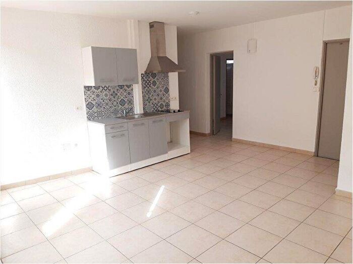 Appartement à louer - Centre Ville-Stalingrad, Alès - 3 pièces - 2 chambres