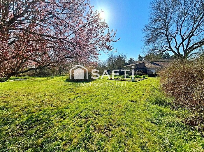 Maison à vendre - Chantonnay - 6 pièces - 3 chambres