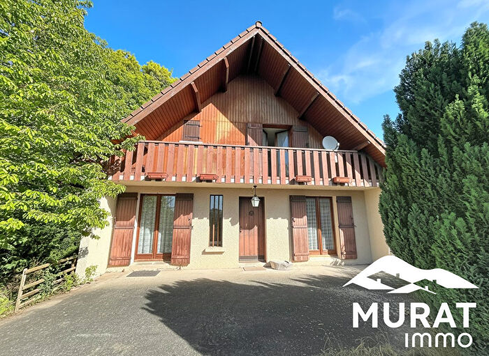 Maison 6 pièces à Saint-Genès-Champanelle, à vendre