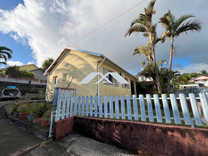 Maison 3 pièces à Petite-Île, Centre-ville, Piton du Calvaire, à vendre