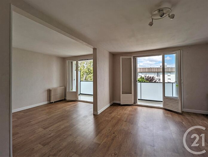 Appartement à vendre - Saint-Jean-de-la-Ruelle, Gambetta, Madeleine, Dix Arpents, Clos Neuf - 4 pièces - 2 chambres
