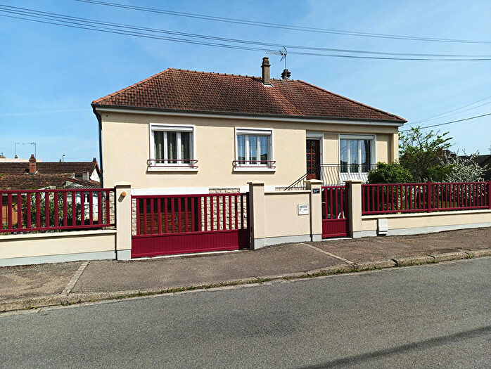 Nevers, Montôts, Grande Pâture : Maison 5 pièces à vendre