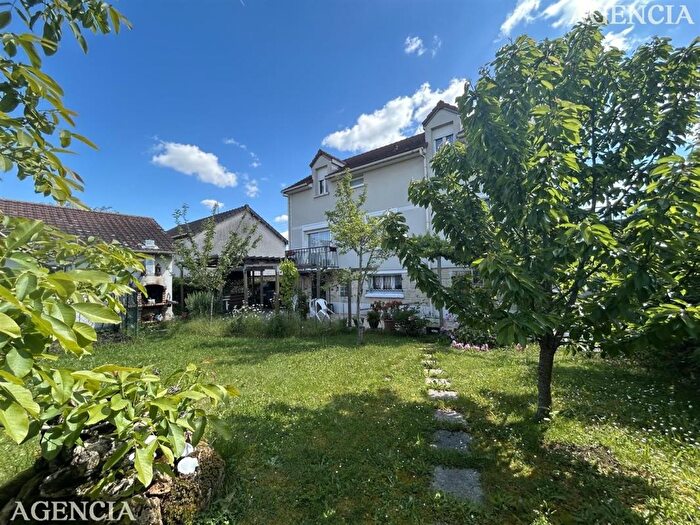 Maison 8 pièces à vendre à Roissy-en-Brie
