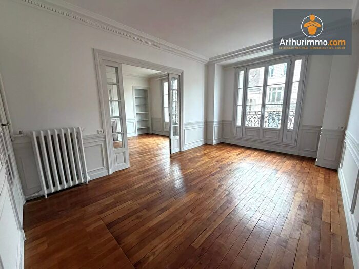 Appartement à louer - Compiègne, Centre-ville - 4 pièces - 2 chambres