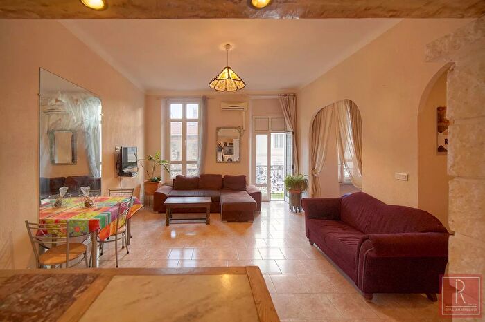 Appartement à vendre - Cannes, Centre-ville - 4 pièces - 2 chambres