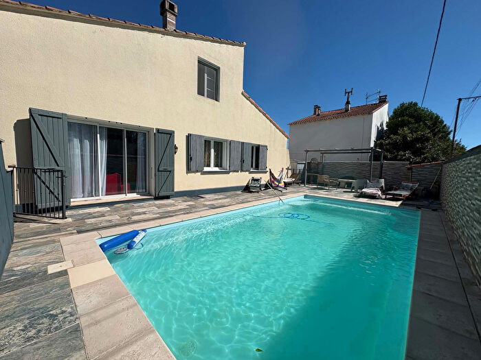 Arles, Trébon - Maison 6 pièces à vendre