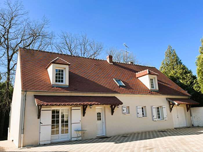 Maison à vendre - Verneuil-en-Halatte - 8 pièces - 4 chambres