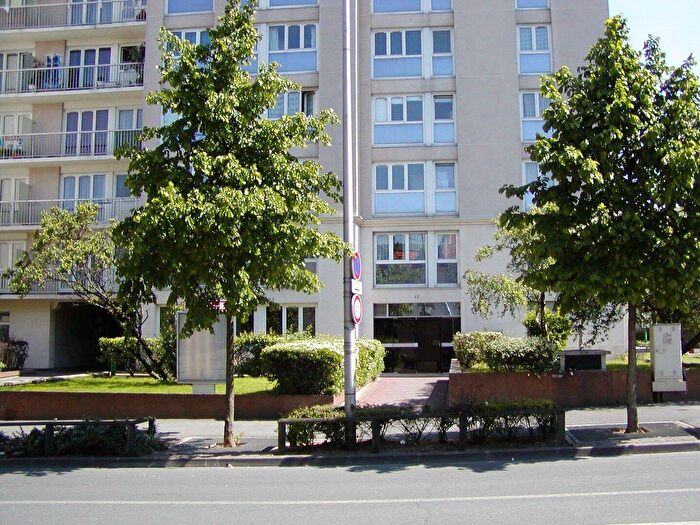 Centre Ville, Rosny-sous-Bois : Appartement 1 pièce à louer