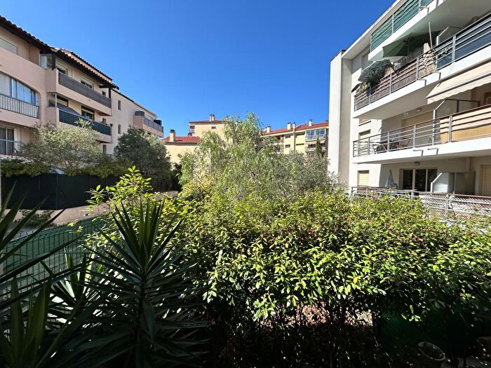 Appartement à vendre - Vallauris, Centre-ville - 3 pièces - 2 chambres