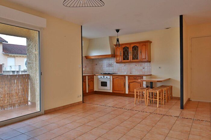 Appartement à louer - St Georges d Esperanche - 3 pièces - 2 chambres