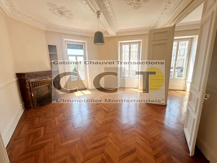 Appartement à louer - Clermont-Ferrand, Jaude, Fontgiève Saint-Alyre - 7 pièces - 5 chambres