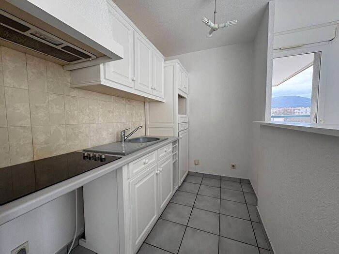 Appartement à louer - Grenoble, Bajatière - 2 pièces - 1 chambre