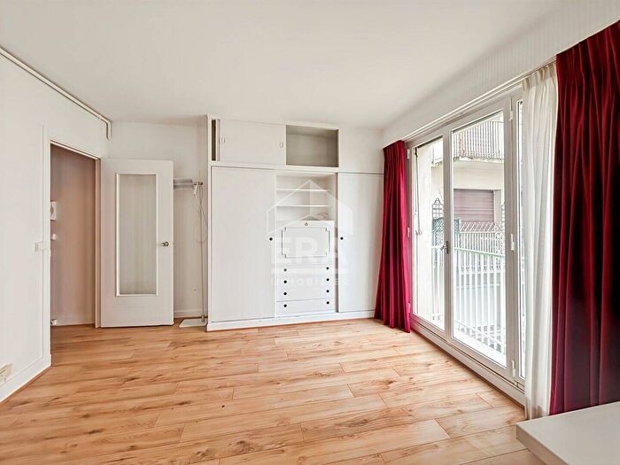 Porte Dauphine, Paris 16ème arrondissement : Appartement 1 pièce à louer