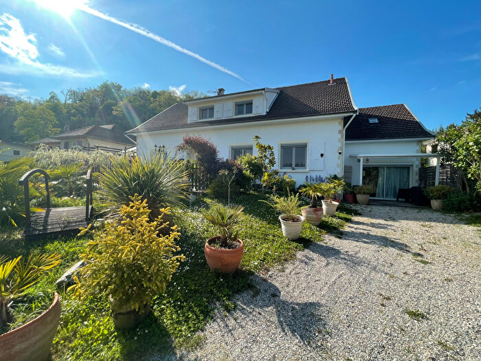 Maison à vendre - Hauterives - 11 pièces - 8 chambres