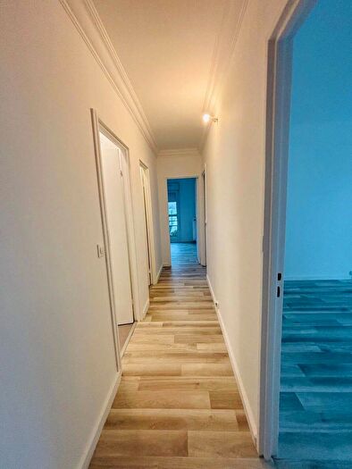 Appartement à louer - A Sisley, Villeneuve-la-Garenne - 4 pièces - 2 chambres