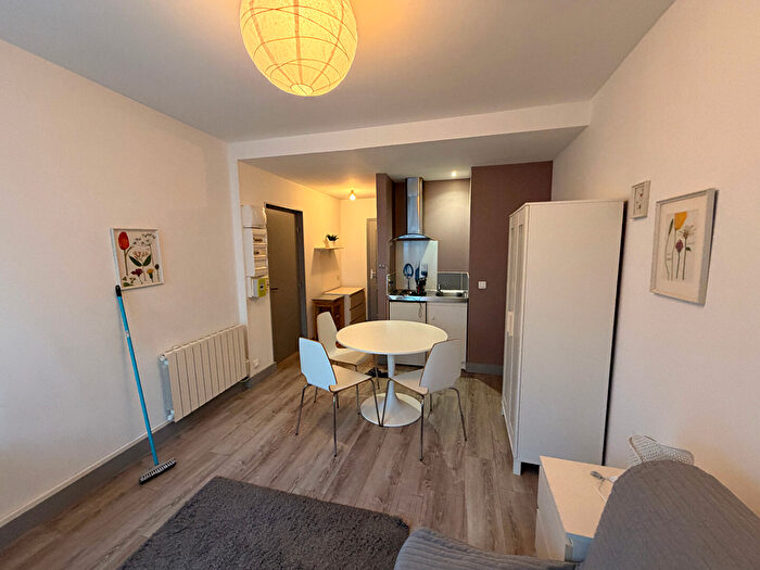 Appartement à louer - Reims, Sainte-Anne, Maison Blanche, Wilson - 1 pièce