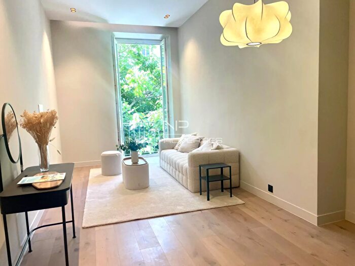 Appartement 3 pièces à Nice, Carabacel, à vendre