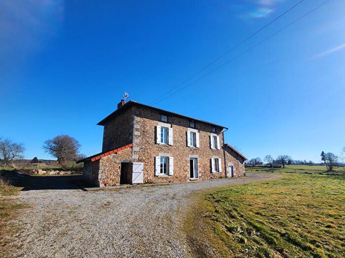 Maison à vendre - Saint-Léonard-de-Noblat - 6 pièces - 4 chambres