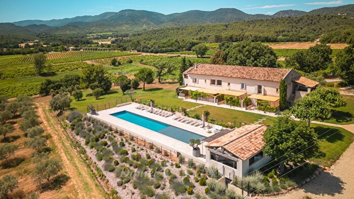 Maison 16 pièces à La Bastide-des-Jourdans, à vendre