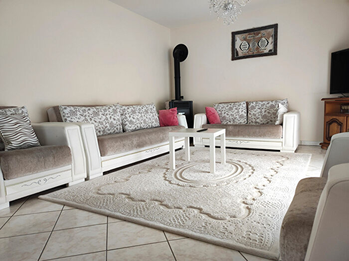 Maison à vendre - Saint-Just-Saint-Rambert, Saint-Rambert - 5 pièces - 4 chambres