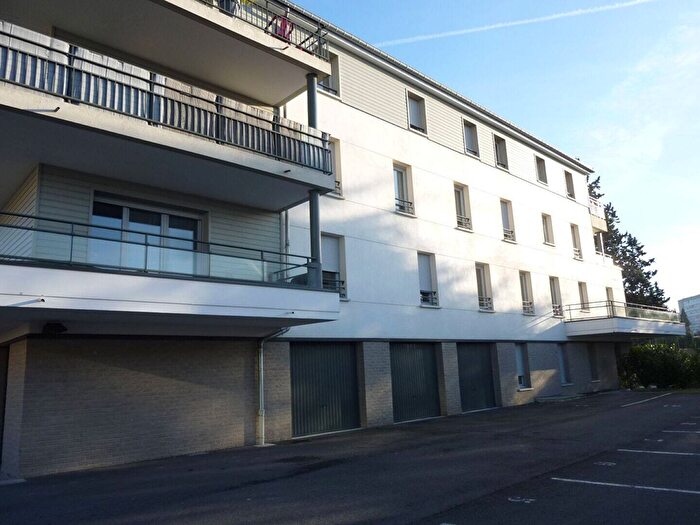 Chemin Vert-Europe, Reims : Appartement 4 pièces à louer