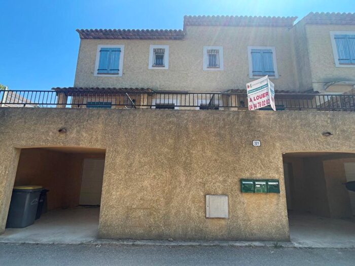 Maison 3 pièces à louer - Saint-Maximin-la-Sainte-Baume, Argérie, Saint-Pilon, Batailloles, Réal Vieux
