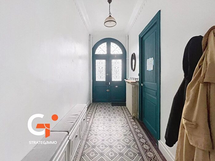 Appartement à louer - Saint Clément-Jardin des Plantes-Grammont, Rouen - 6 pièces - 2 chambres