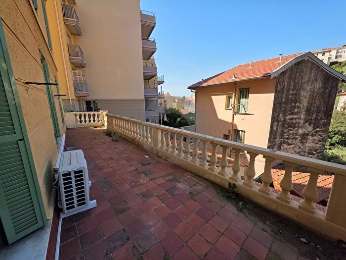 Appartement à vendre - Menton, Hôtel de Ville, Vieille Ville, Musée, Madone, Carnolès - 3 pièces - 2 chambres