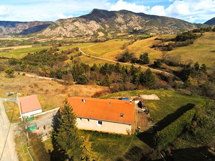 Maison à vendre - Bellaffaire - 5 pièces - 4 chambres